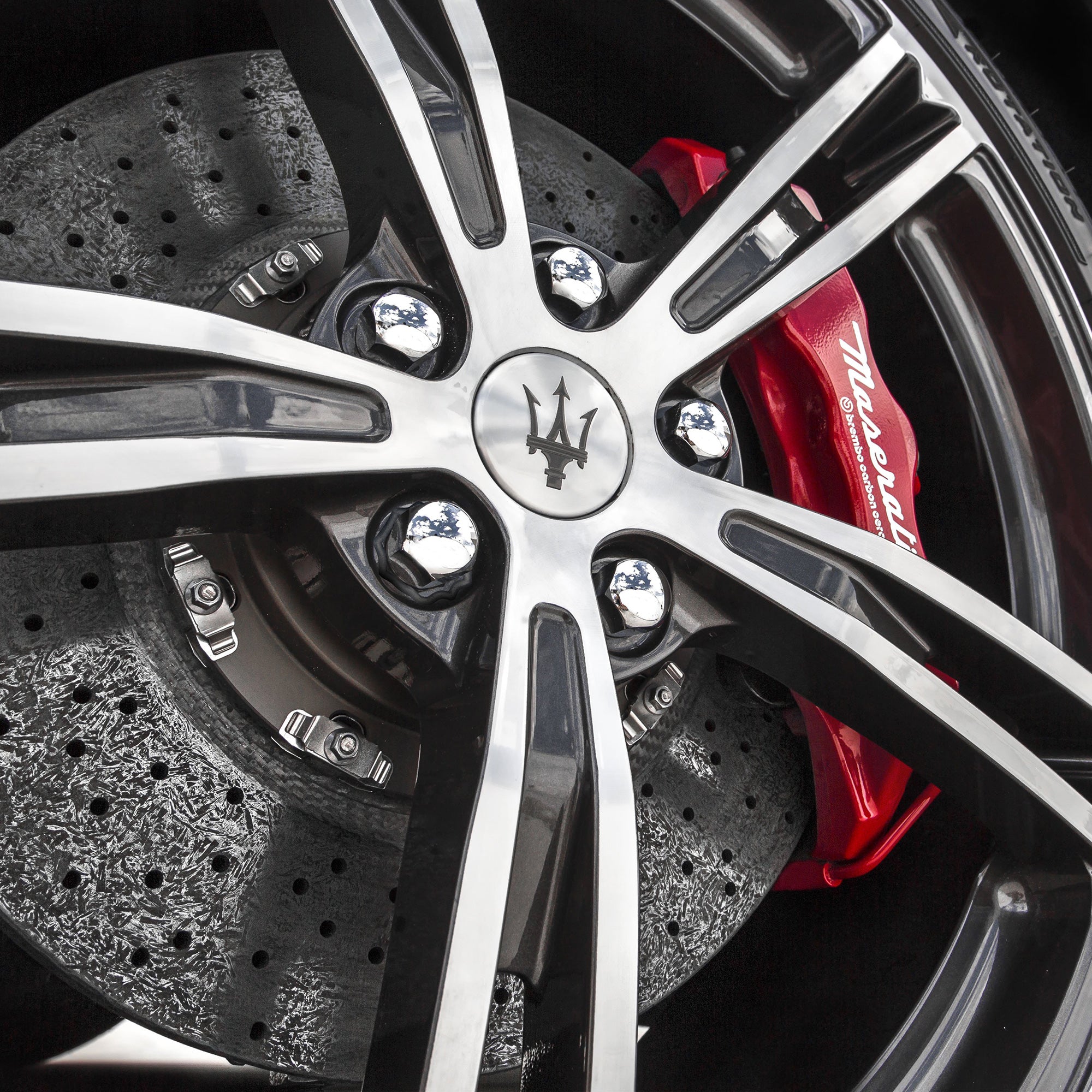 Security Stud Bolts – US - Maserati Store